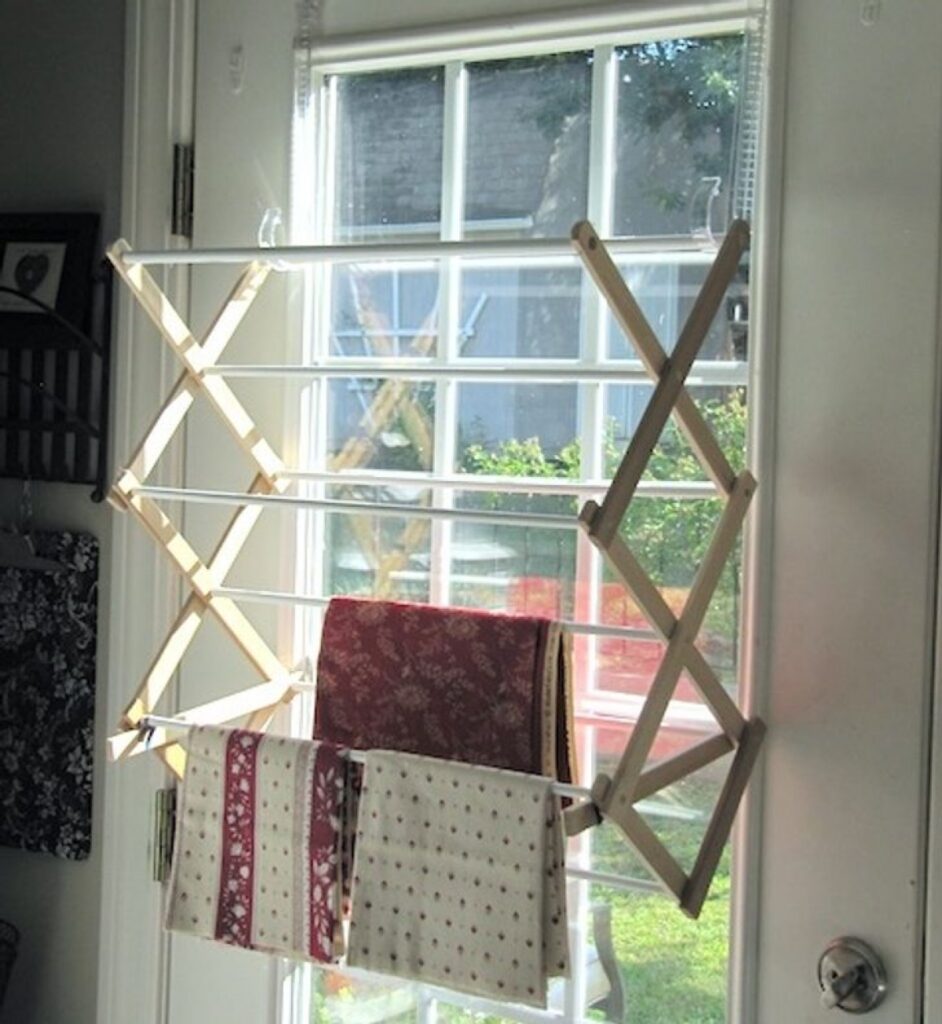 Ideas Muy Útiles Para Colgar La Ropa Dentro De Casa | Manualidades eli