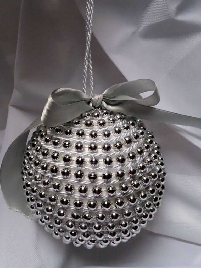 16 Ideas para decorar esferas navideñas de forma original
