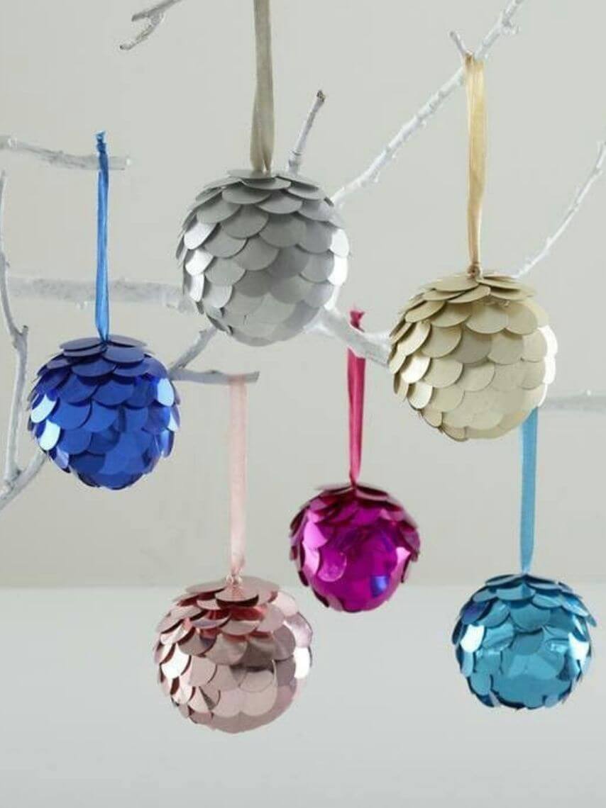 16 Ideas para decorar esferas navideñas de forma original