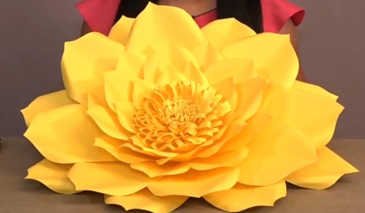 Cómo hacer una flor gigante con cartulina para decorar tus fiestas