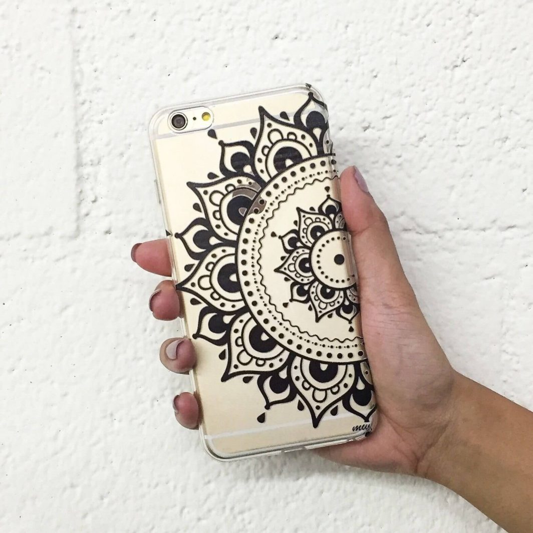 15 Ideas para decorar el forro de tu celular con cuentas y otras cosas