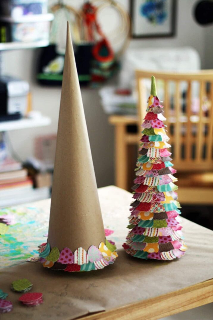 15 Bellísimas Ideas de Árboles de Navidad Hechos Con Conos
