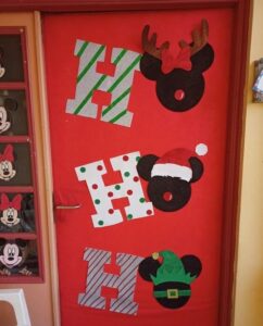 Más Y Más Ideas de Cómo Puedes Decorar Tu Puerta en Navidad