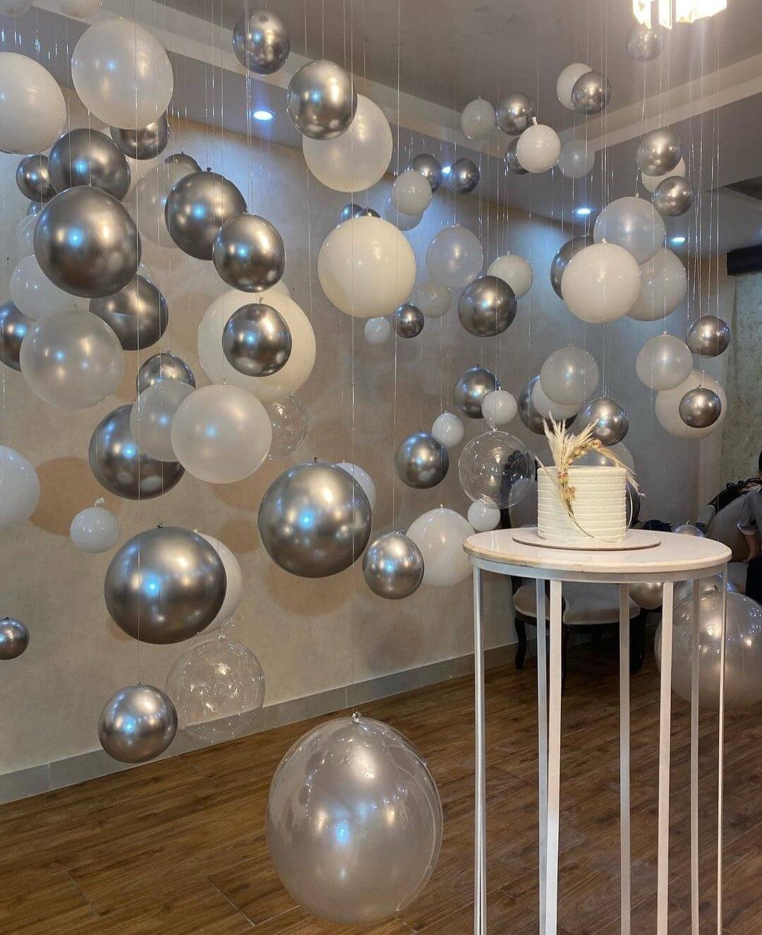 16 ELEGANTES IDEAS DE DECORACIÓN CON GLOBOS PARA FIN DE AÑO ...