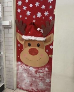 Más Y Más Ideas de Cómo Puedes Decorar Tu Puerta en Navidad