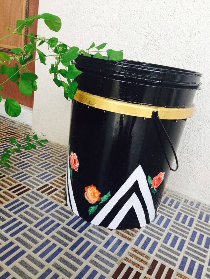 DALES UNA SEGUNDA OPORTUNIDAD A LAS CUBETAS DE AGUA VIEJAS O ROTAS | Manualidades eli